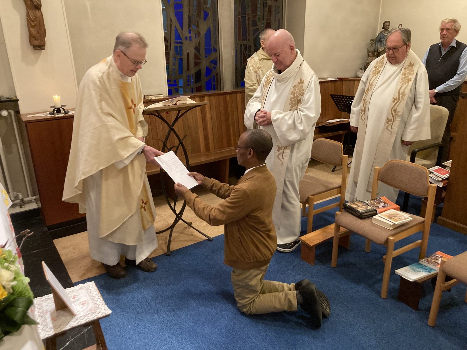 Clairefontaine: Le Frère Joseph SCJ renouvelle les voeux religieux dans ...